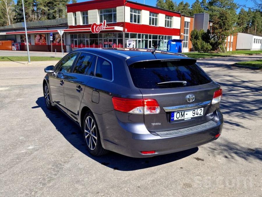 Pelēks Toyota Avensis 2015 Rīga, ar dzinēja tilpumu 1.80 L un nobraukumu 167 tūkst. km par 10900 €, foto 3 vietnē AUTOMOTO.COM.LV