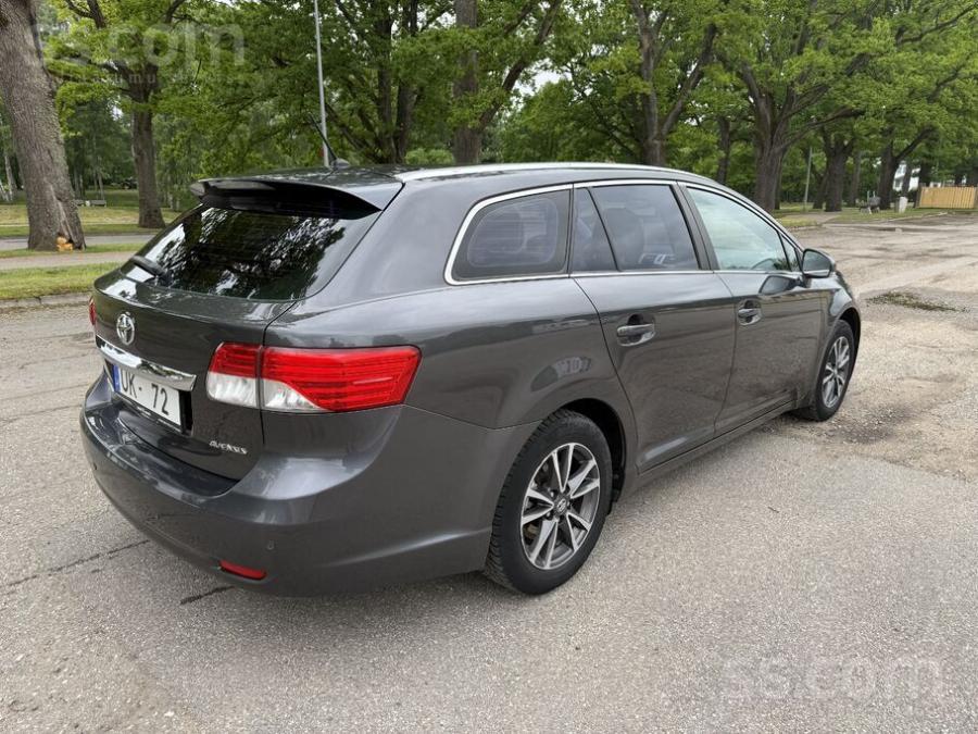 Pelēks Toyota Avensis 2015 Valmiera, ar dzinēja tilpumu 1.80 L un nobraukumu 201 tūkst. km par 7900 €, foto 6 vietnē AUTOMOTO.COM.LV