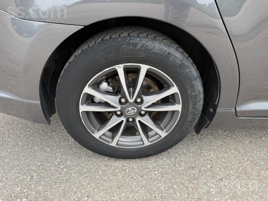 Pelēks Toyota Avensis 2015 Valmiera, ar dzinēja tilpumu 1.80 L un nobraukumu 201 tūkst. km par 7900 €, foto 8 vietnē AUTOMOTO.COM.LV