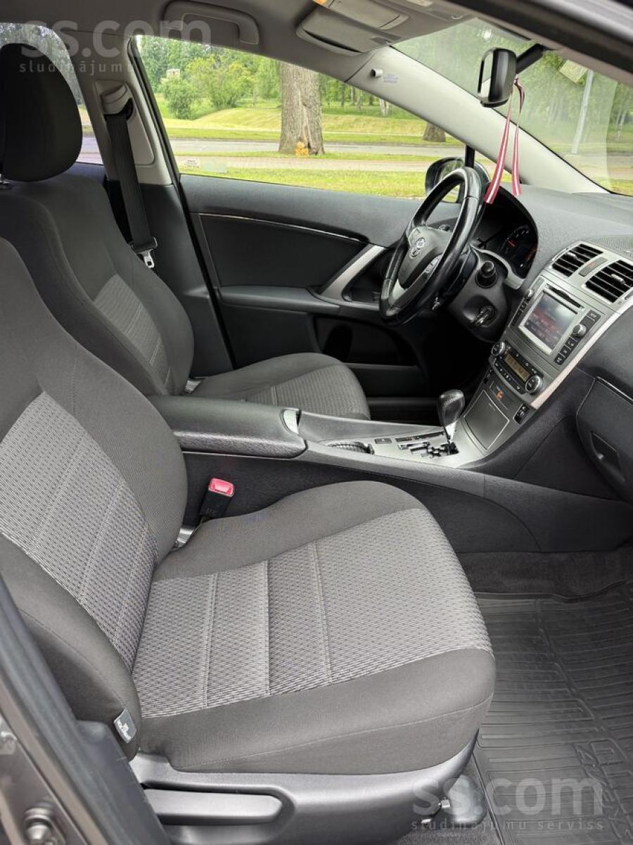 Pelēks Toyota Avensis 2015 Valmiera, ar dzinēja tilpumu 1.80 L un nobraukumu 201 tūkst. km par 7900 €, foto 15 vietnē AUTOMOTO.COM.LV