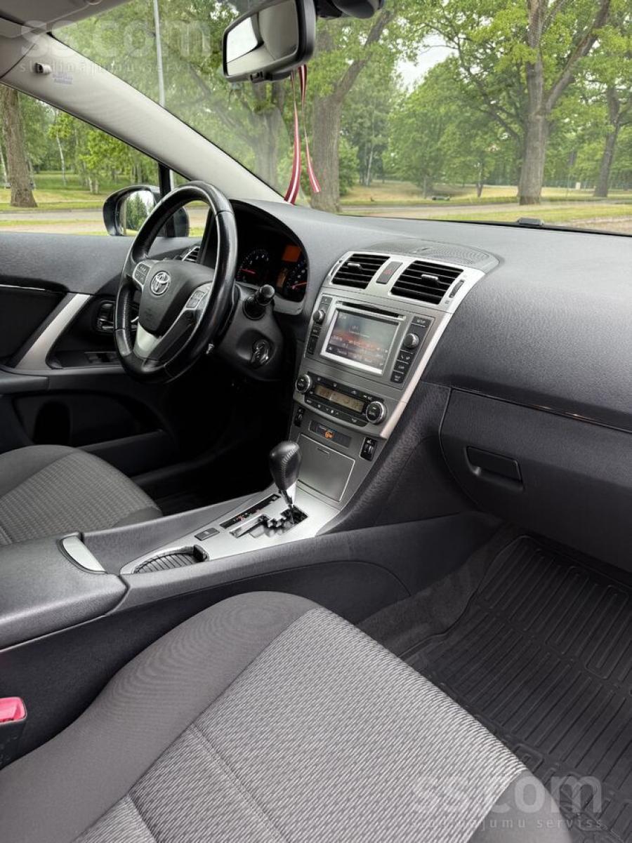 Pelēks Toyota Avensis 2015 Valmiera, ar dzinēja tilpumu 1.80 L un nobraukumu 201 tūkst. km par 7900 €, foto 16 vietnē AUTOMOTO.COM.LV