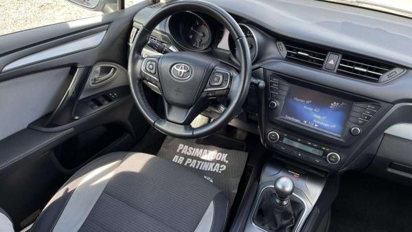 Pelēks Toyota Avensis 2015 Marijampole, ar dzinēja tilpumu 1.60 L un nobraukumu 261 tūkst. km par 7690 €, foto 2 vietnē AUTOMOTO.COM.LV