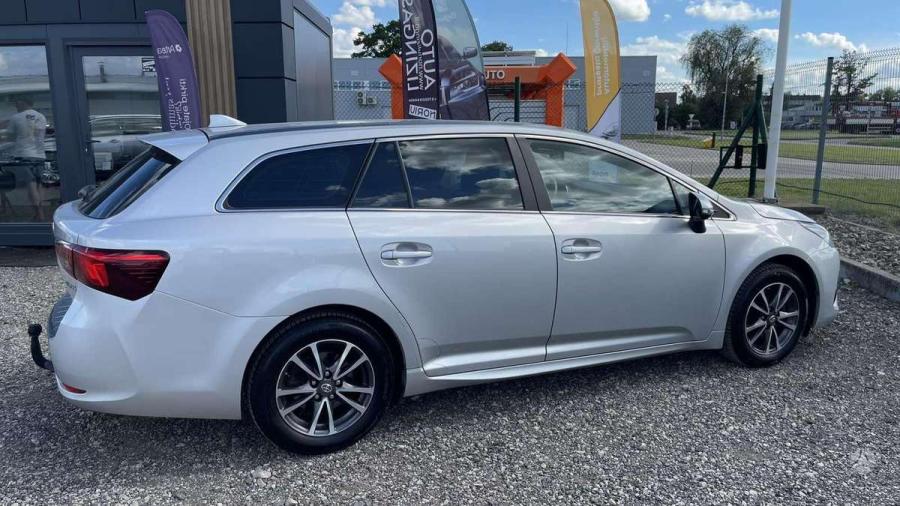 Grey Toyota Avensis 2015 in Marijampole, with an engine capacity of 1.60 L and mileage of 261 thousand km for 7690 €, photo 10 on AUTOMOTO.COM.LV