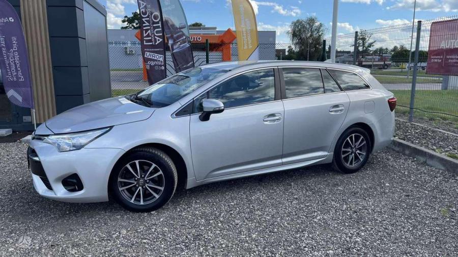 Grey Toyota Avensis 2015 in Marijampole, with an engine capacity of 1.60 L and mileage of 261 thousand km for 7690 €, photo 11 on AUTOMOTO.COM.LV