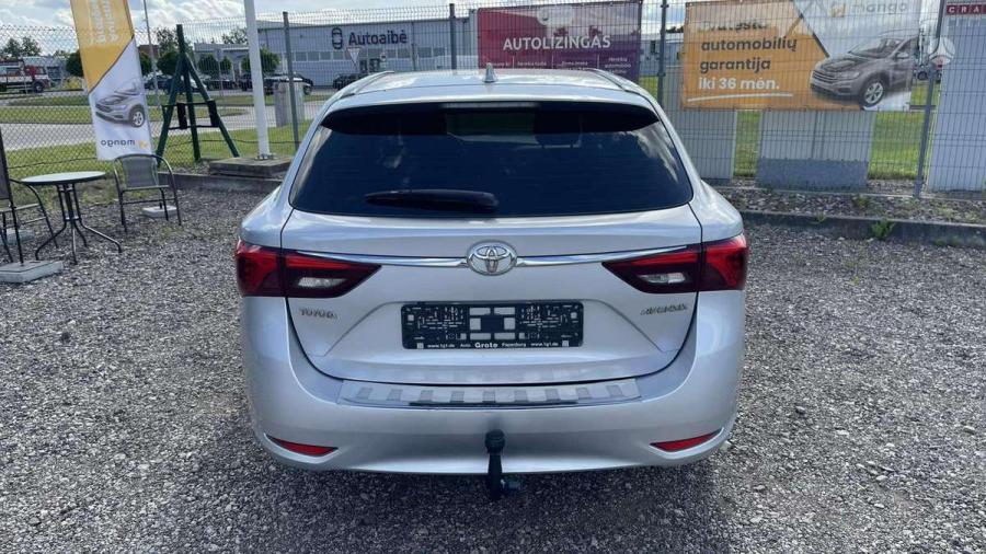 Grey Toyota Avensis 2015 in Marijampole, with an engine capacity of 1.60 L and mileage of 261 thousand km for 7690 €, photo 13 on AUTOMOTO.COM.LV