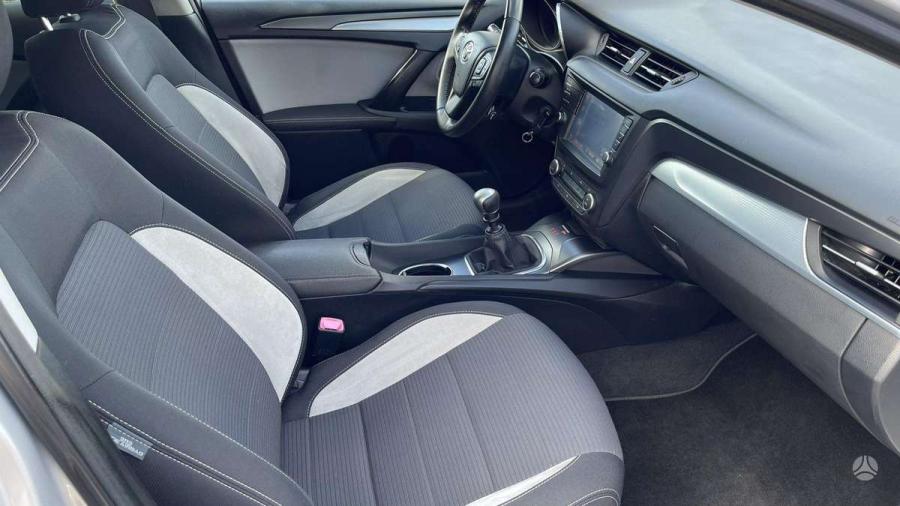 Grey Toyota Avensis 2015 in Marijampole, with an engine capacity of 1.60 L and mileage of 261 thousand km for 7690 €, photo 16 on AUTOMOTO.COM.LV