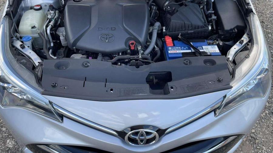 Grey Toyota Avensis 2015 in Marijampole, with an engine capacity of 1.60 L and mileage of 261 thousand km for 7690 €, photo 20 on AUTOMOTO.COM.LV