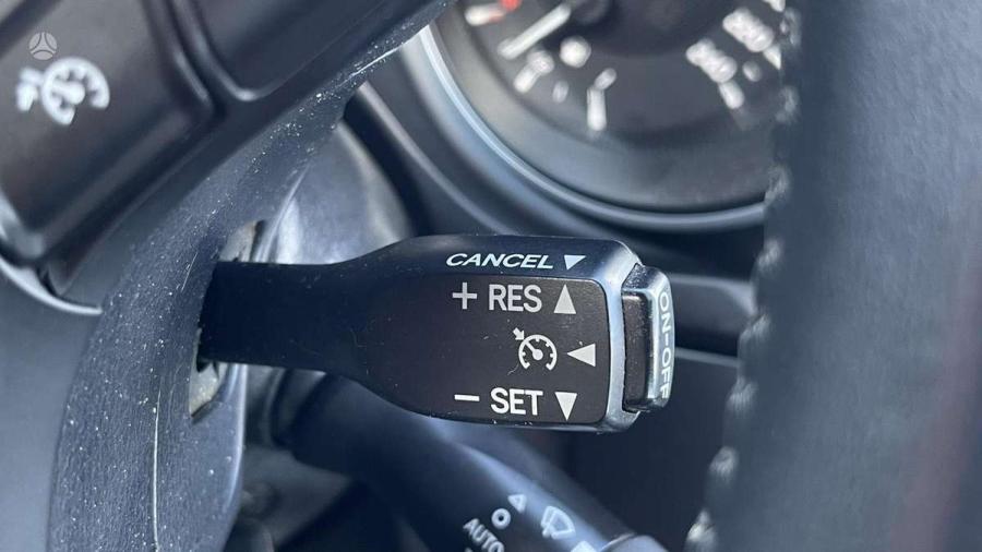 Grey Toyota Avensis 2015 in Marijampole, with an engine capacity of 1.60 L and mileage of 261 thousand km for 7690 €, photo 21 on AUTOMOTO.COM.LV