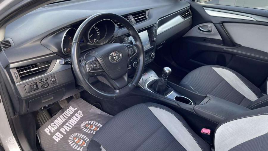 Grey Toyota Avensis 2015 in Marijampole, with an engine capacity of 1.60 L and mileage of 261 thousand km for 7690 €, photo 22 on AUTOMOTO.COM.LV