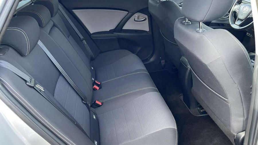 Grey Toyota Avensis 2015 in Marijampole, with an engine capacity of 1.60 L and mileage of 261 thousand km for 7690 €, photo 24 on AUTOMOTO.COM.LV