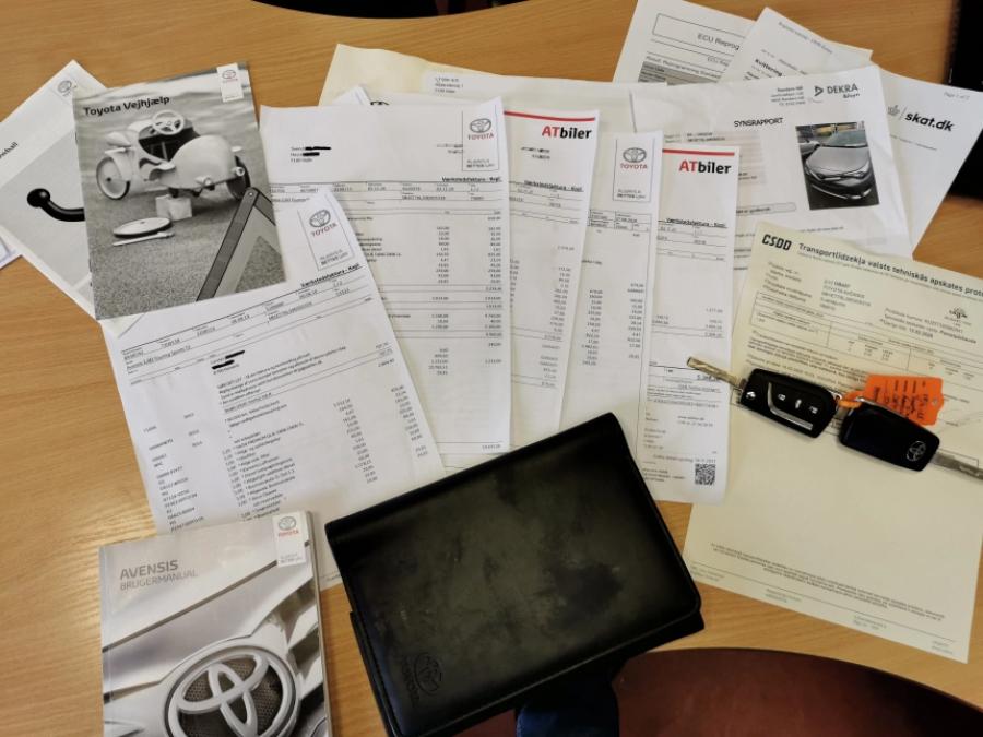Pelēks Toyota Avensis 2015 Rīga, ar dzinēja tilpumu 2.00 L un nobraukumu 189 tūkst. km par 9500 €, foto 26 vietnē AUTOMOTO.COM.LV