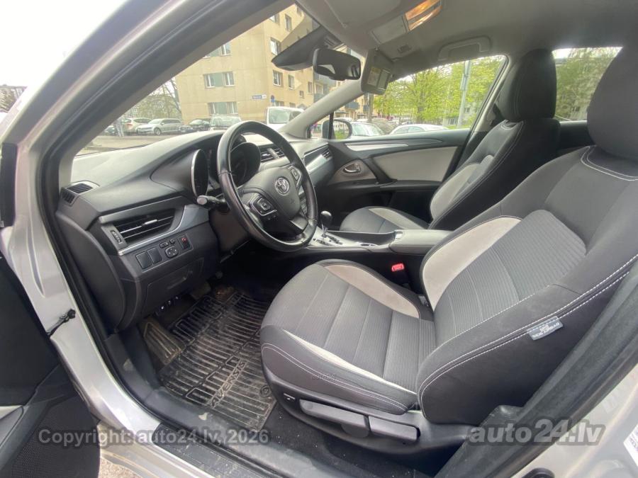 Grey Toyota Avensis 2015 in Rakvere, with an engine capacity of 1.80 L and mileage of 172 thousand km for 9750 €, photo 3 on AUTOMOTO.COM.LV