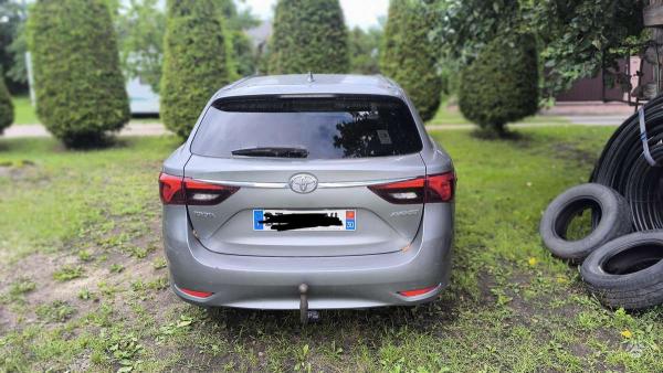 Серый Тойота Авенсис 2015 в Таураге, объемом двигателя 2.00 л и пробегом 175 тыс. км за 4100 €, фото 5 на AUTOMOTO.COM.LV