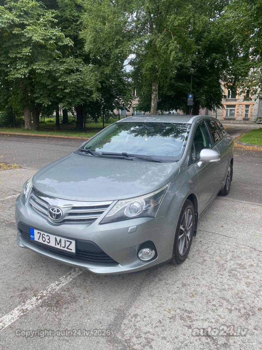 Pelēks Toyota Avensis 2015 Tallina, ar dzinēja tilpumu 1.80 L un nobraukumu 102 tūkst. km par 10900 €, foto 1 vietnē AUTOMOTO.COM.LV