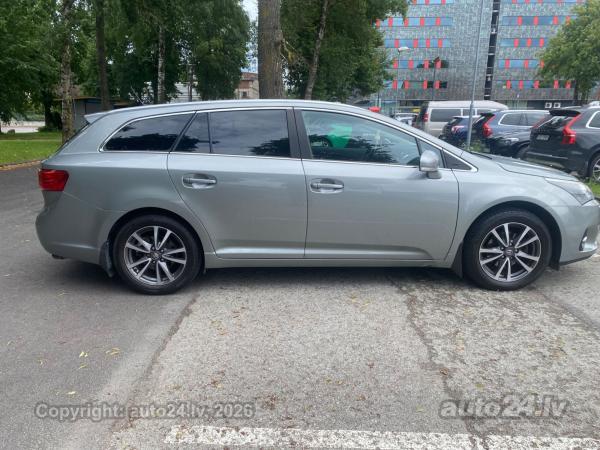 Grey Toyota Avensis 2015 in Tallinn, with an engine capacity of 1.80 L and mileage of 102 thousand km for 10900 €, photo 5 on AUTOMOTO.COM.LV