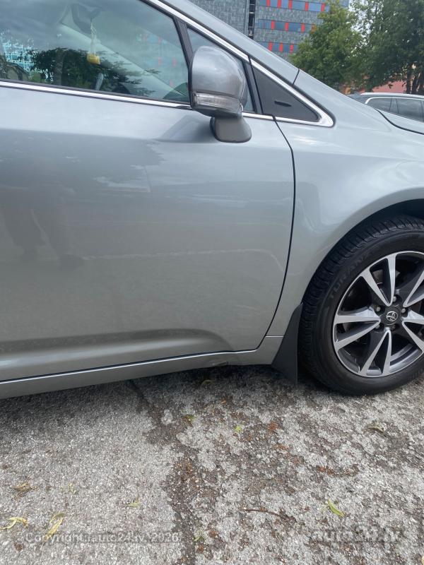 Grey Toyota Avensis 2015 in Tallinn, with an engine capacity of 1.80 L and mileage of 102 thousand km for 10900 €, photo 7 on AUTOMOTO.COM.LV