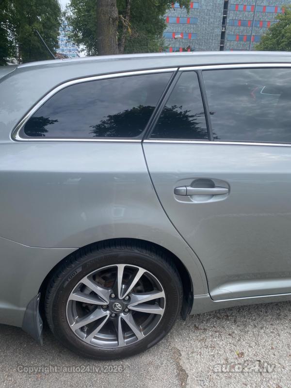 Grey Toyota Avensis 2015 in Tallinn, with an engine capacity of 1.80 L and mileage of 102 thousand km for 10900 €, photo 9 on AUTOMOTO.COM.LV