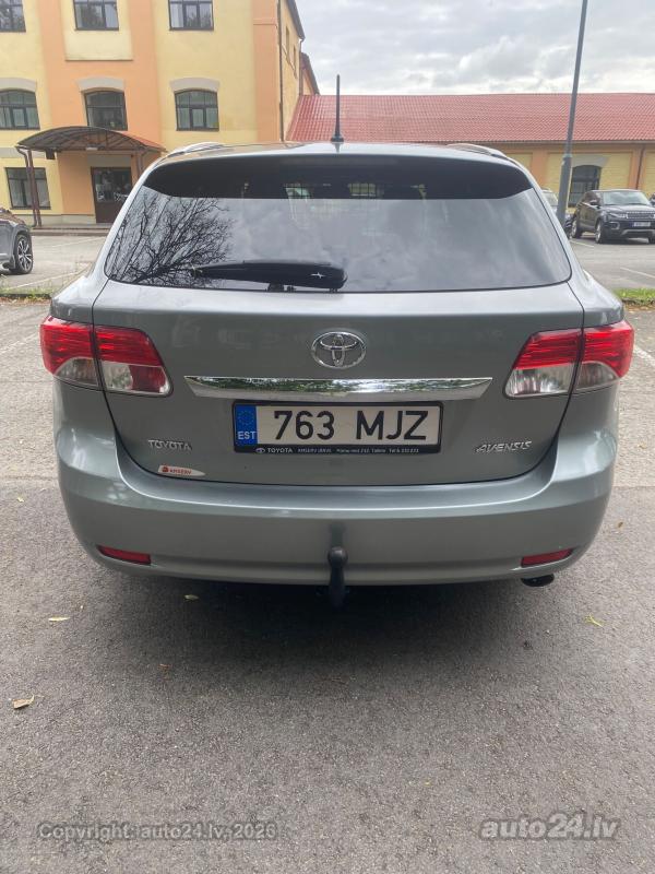 Grey Toyota Avensis 2015 in Tallinn, with an engine capacity of 1.80 L and mileage of 102 thousand km for 10900 €, photo 10 on AUTOMOTO.COM.LV