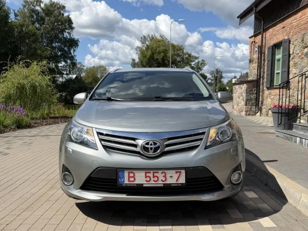 Серый Тойота Авенсис 2015 в Резекне, объемом двигателя 2.00 л и пробегом 193 тыс. км за 5990 €, фото 1 на AUTOMOTO.COM.LV