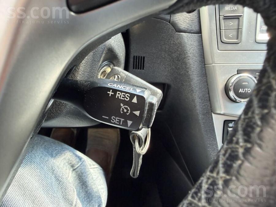 Серый Тойота Авенсис 2015 в Резекне, объемом двигателя 2.00 л и пробегом 193 тыс. км за 5990 €, фото 13 на AUTOMOTO.COM.LV