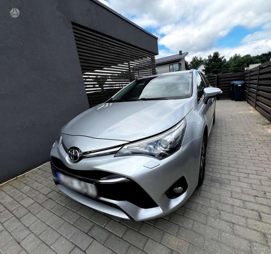 Pelēks Toyota Avensis 2015 Viļņa, ar dzinēja tilpumu 1.80 L un nobraukumu 193 tūkst. km par 10690 €, foto 1 vietnē AUTOMOTO.COM.LV