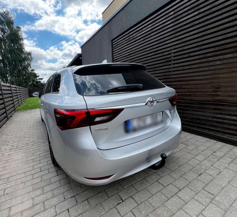 Pelēks Toyota Avensis 2015 Viļņa, ar dzinēja tilpumu 1.80 L un nobraukumu 193 tūkst. km par 10690 €, foto 4 vietnē AUTOMOTO.COM.LV