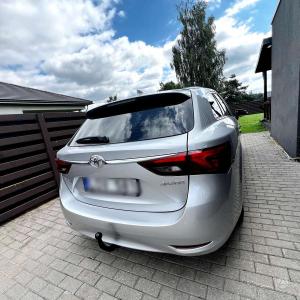 Pelēks Toyota Avensis 2015 Viļņa, ar dzinēja tilpumu 1.80 L un nobraukumu 193 tūkst. km par 10690 €, foto 5 vietnē AUTOMOTO.COM.LV