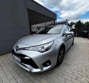 Pelēks Toyota Avensis 2015 Viļņa, ar dzinēja tilpumu 1.80 L un nobraukumu 193 tūkst. km par 10690 €, foto 6 vietnē AUTOMOTO.COM.LV