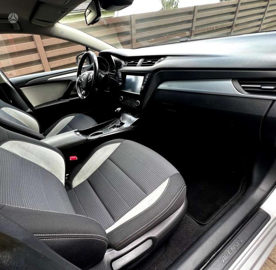 Pelēks Toyota Avensis 2015 Viļņa, ar dzinēja tilpumu 1.80 L un nobraukumu 193 tūkst. km par 10690 €, foto 11 vietnē AUTOMOTO.COM.LV