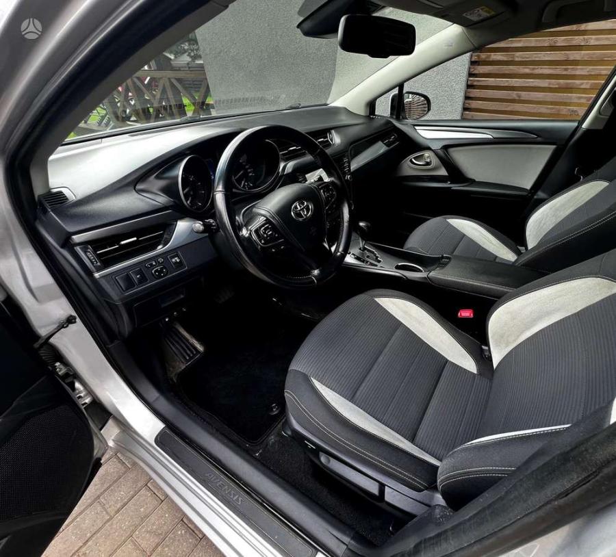 Pelēks Toyota Avensis 2015 Viļņa, ar dzinēja tilpumu 1.80 L un nobraukumu 193 tūkst. km par 10690 €, foto 12 vietnē AUTOMOTO.COM.LV