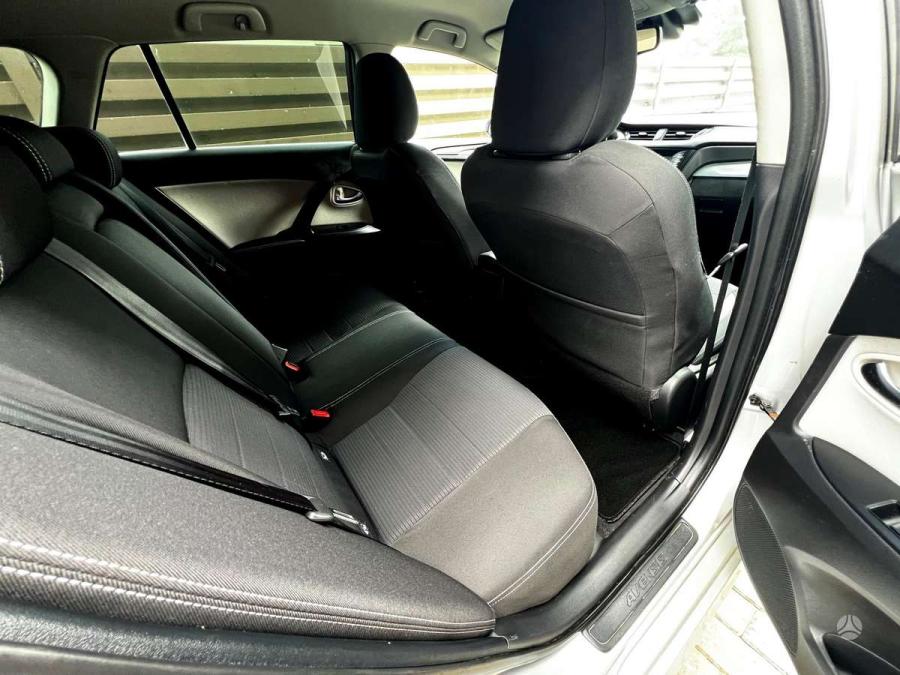 Pelēks Toyota Avensis 2015 Viļņa, ar dzinēja tilpumu 1.80 L un nobraukumu 193 tūkst. km par 10690 €, foto 13 vietnē AUTOMOTO.COM.LV