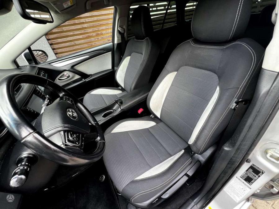 Pelēks Toyota Avensis 2015 Viļņa, ar dzinēja tilpumu 1.80 L un nobraukumu 193 tūkst. km par 10690 €, foto 15 vietnē AUTOMOTO.COM.LV