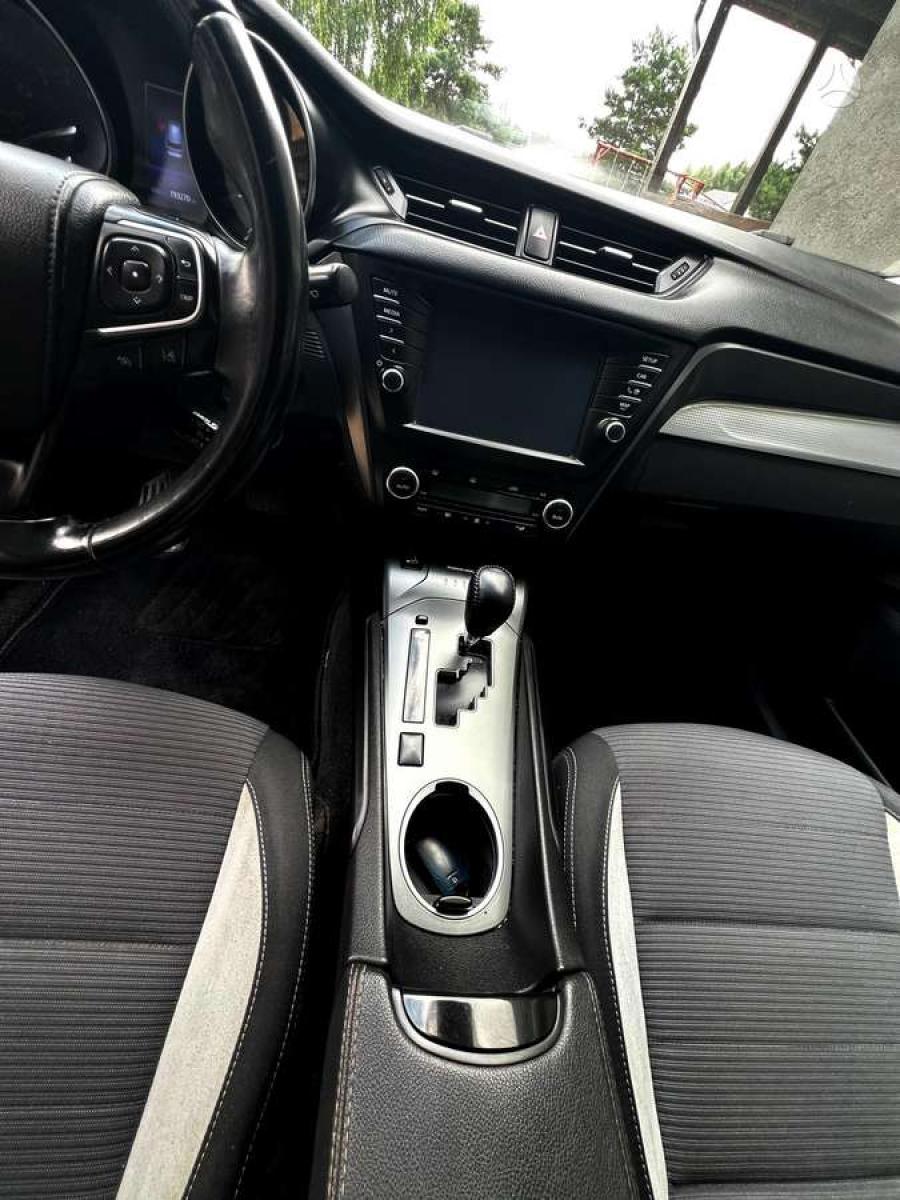 Pelēks Toyota Avensis 2015 Viļņa, ar dzinēja tilpumu 1.80 L un nobraukumu 193 tūkst. km par 10690 €, foto 20 vietnē AUTOMOTO.COM.LV