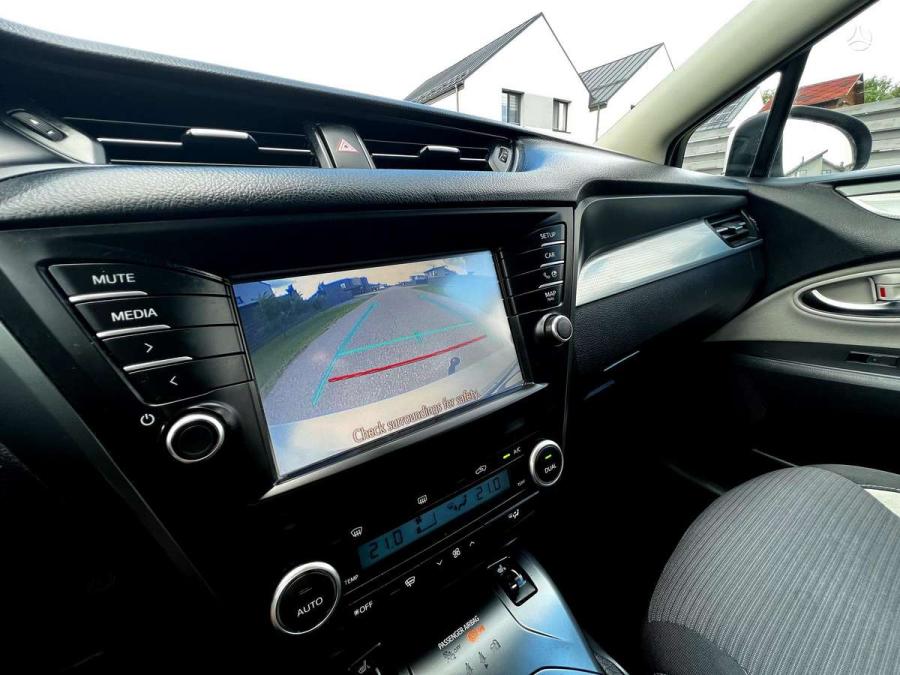 Pelēks Toyota Avensis 2015 Viļņa, ar dzinēja tilpumu 1.80 L un nobraukumu 193 tūkst. km par 10690 €, foto 22 vietnē AUTOMOTO.COM.LV