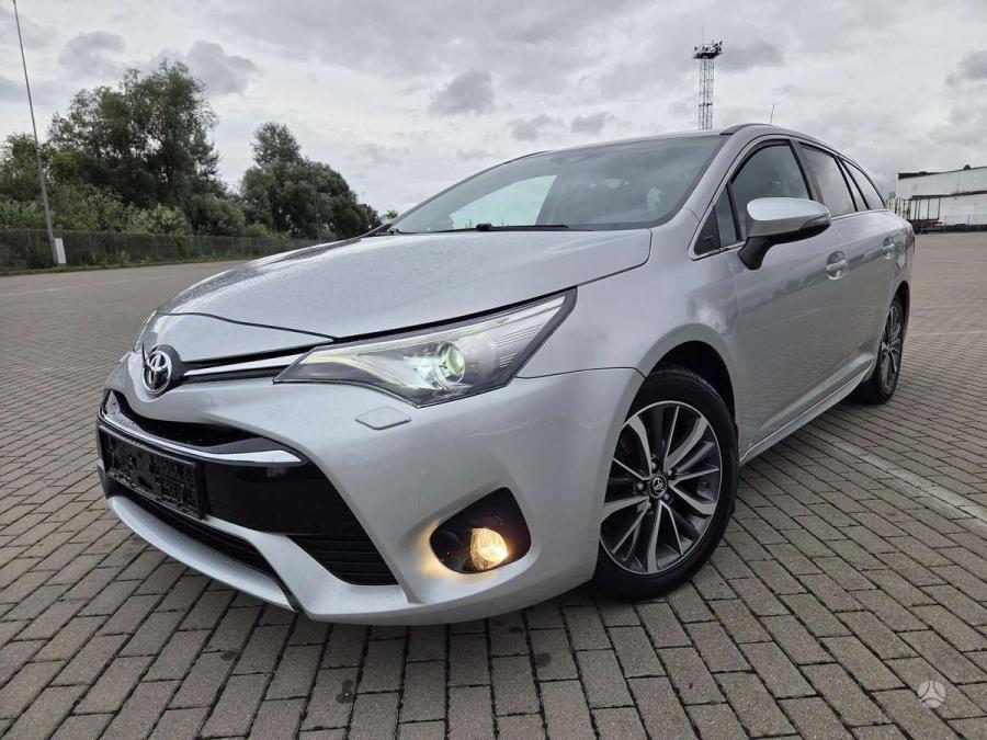 Pelēks Toyota Avensis 2015 Marijampole, ar dzinēja tilpumu 1.60 L un nobraukumu 232 tūkst. km par 6850 €, foto 1 vietnē AUTOMOTO.COM.LV