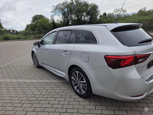 Grey Toyota Avensis 2015 in Marijampole, with an engine capacity of 1.60 L and mileage of 232 thousand km for 6850 €, photo 2 on AUTOMOTO.COM.LV