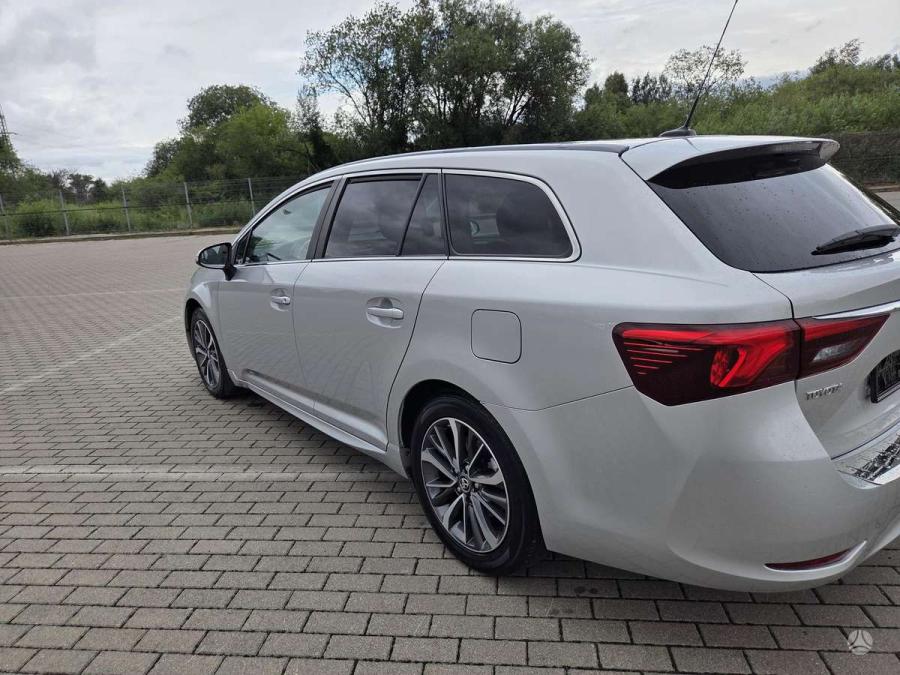 Pelēks Toyota Avensis 2015 Marijampole, ar dzinēja tilpumu 1.60 L un nobraukumu 232 tūkst. km par 6850 €, foto 3 vietnē AUTOMOTO.COM.LV