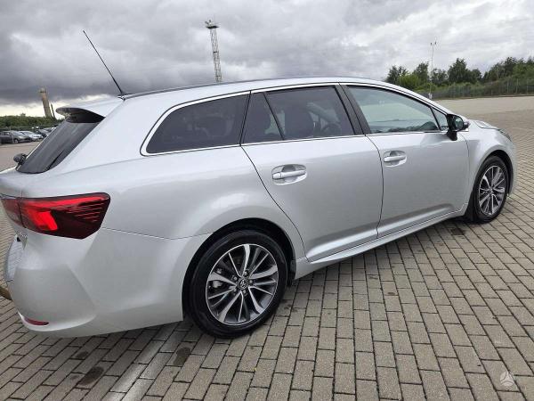 Grey Toyota Avensis 2015 in Marijampole, with an engine capacity of 1.60 L and mileage of 232 thousand km for 6850 €, photo 4 on AUTOMOTO.COM.LV