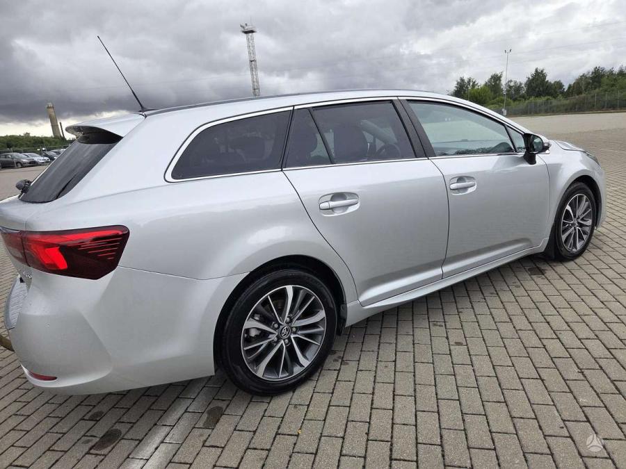 Pelēks Toyota Avensis 2015 Marijampole, ar dzinēja tilpumu 1.60 L un nobraukumu 232 tūkst. km par 6850 €, foto 5 vietnē AUTOMOTO.COM.LV