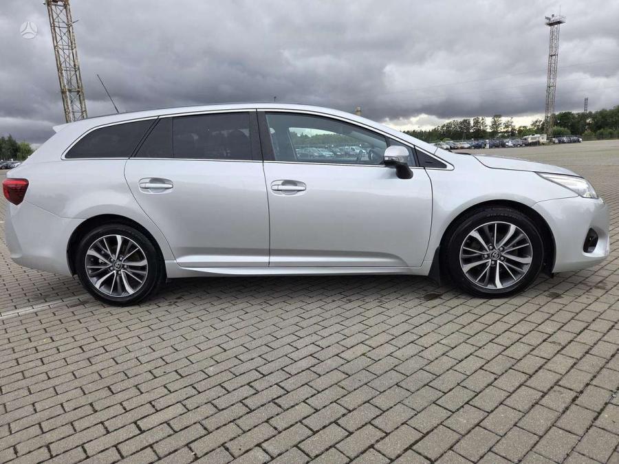Pelēks Toyota Avensis 2015 Marijampole, ar dzinēja tilpumu 1.60 L un nobraukumu 232 tūkst. km par 6850 €, foto 6 vietnē AUTOMOTO.COM.LV