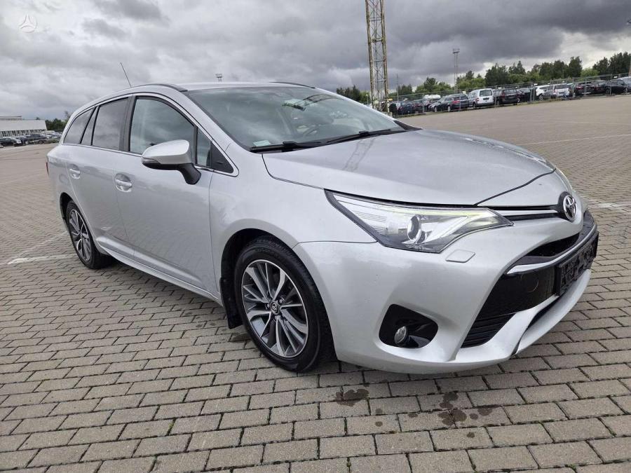 Pelēks Toyota Avensis 2015 Marijampole, ar dzinēja tilpumu 1.60 L un nobraukumu 232 tūkst. km par 6850 €, foto 7 vietnē AUTOMOTO.COM.LV