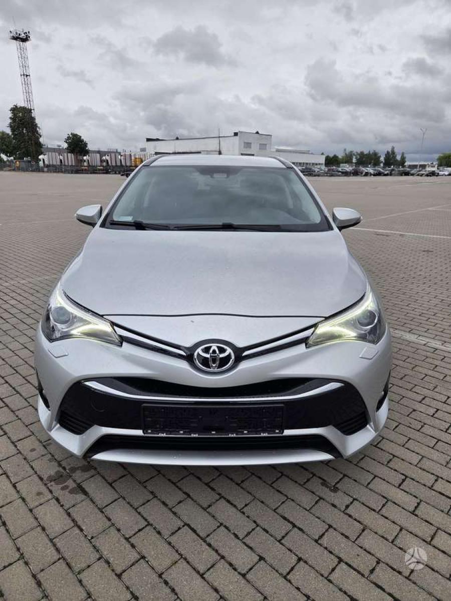 Pelēks Toyota Avensis 2015 Marijampole, ar dzinēja tilpumu 1.60 L un nobraukumu 232 tūkst. km par 6850 €, foto 8 vietnē AUTOMOTO.COM.LV