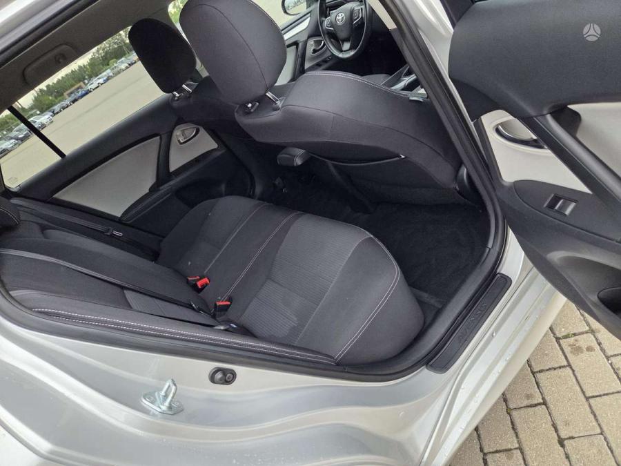 Pelēks Toyota Avensis 2015 Marijampole, ar dzinēja tilpumu 1.60 L un nobraukumu 232 tūkst. km par 6850 €, foto 14 vietnē AUTOMOTO.COM.LV
