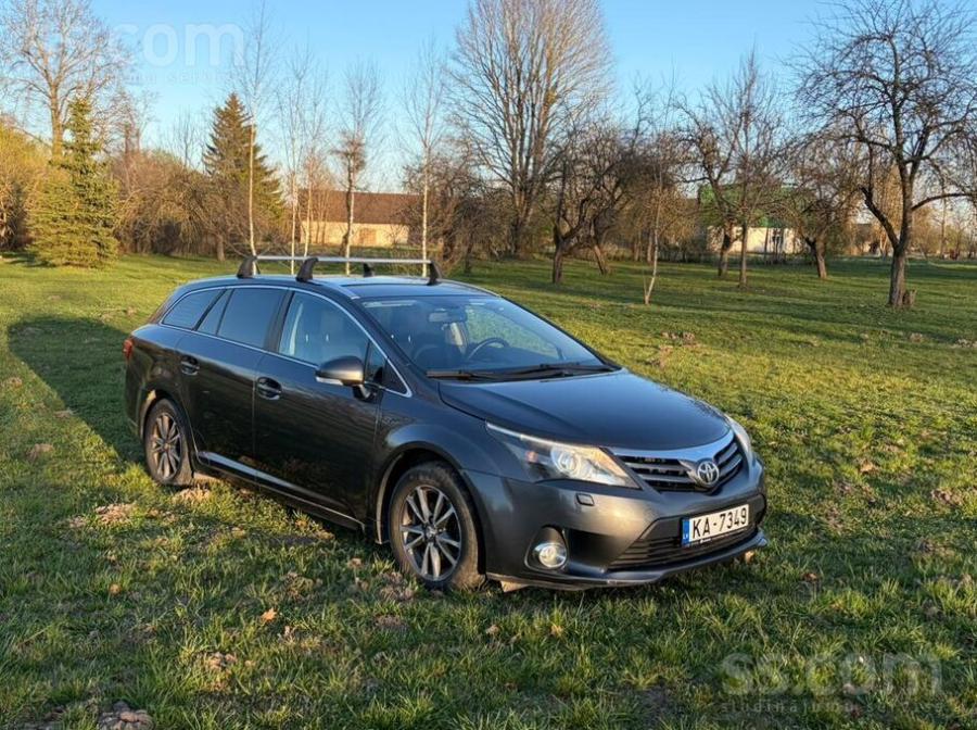 Серый Тойота Авенсис 2015 в Прейли, объемом двигателя 1.80 л и пробегом 156 тыс. км за 7950 €, фото 3 на AUTOMOTO.COM.LV