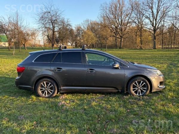 Grey Toyota Avensis 2015 in Preili, with an engine capacity of 1.80 L and mileage of 156 thousand km for 7950 €, photo 4 on AUTOMOTO.COM.LV