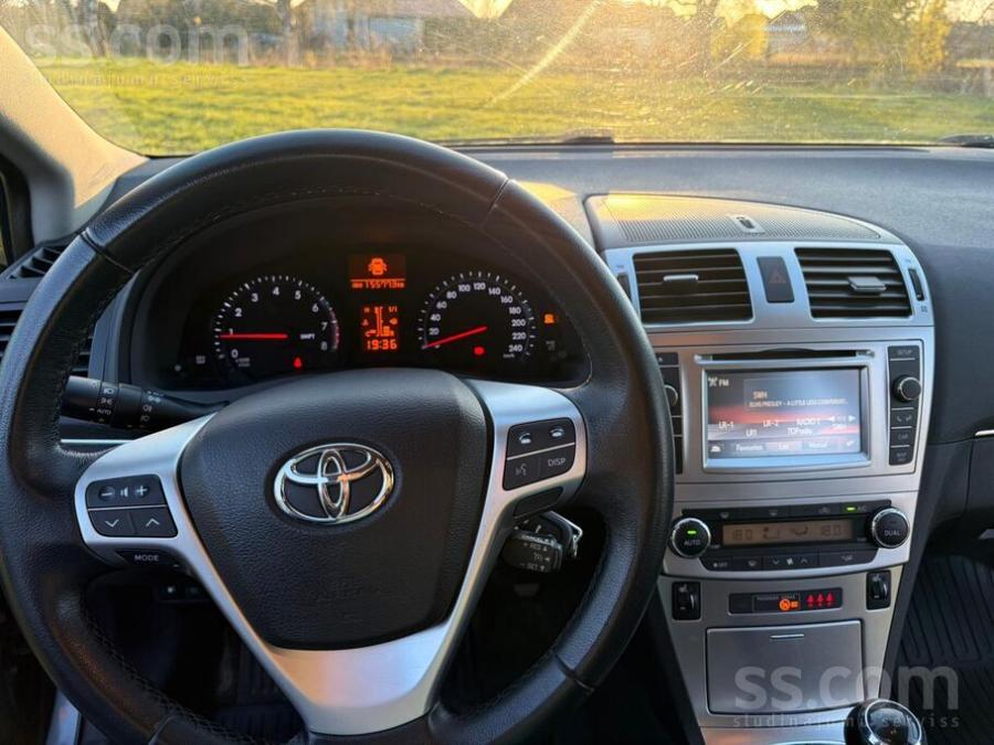 Серый Тойота Авенсис 2015 в Прейли, объемом двигателя 1.80 л и пробегом 156 тыс. км за 7950 €, фото 12 на AUTOMOTO.COM.LV