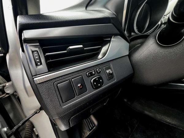 Pelēks Toyota Avensis 2015 Viļņa, ar dzinēja tilpumu 1.80 L un nobraukumu 193 tūkst. km par 9999 €, foto 10 vietnē AUTOMOTO.COM.LV
