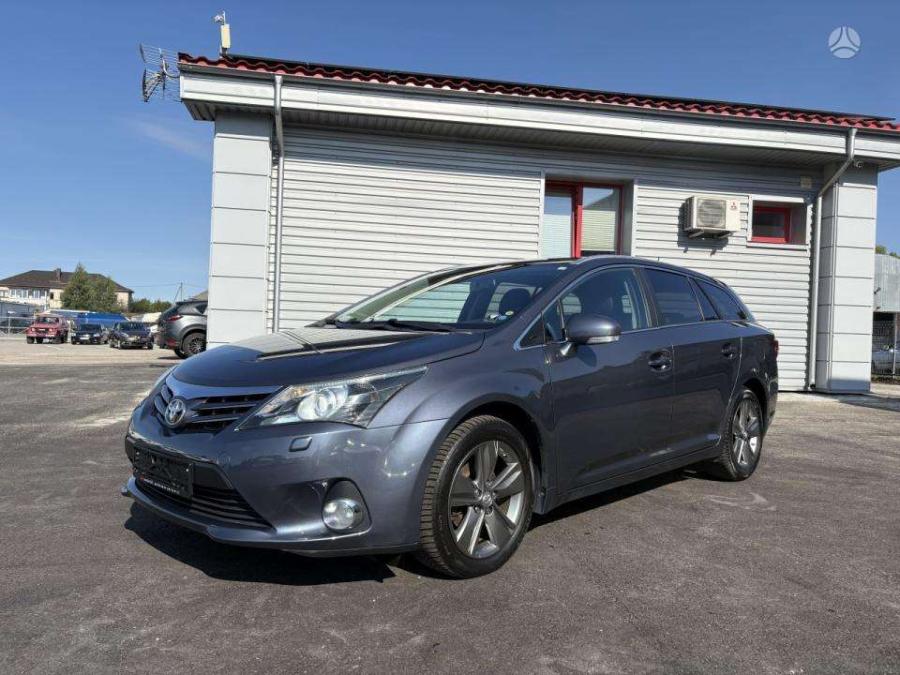 Grey Toyota Avensis 2015 in Radviliskis, with an engine capacity of 2.00 L and mileage of 264 thousand km for 6450 €, photo 1 on AUTOMOTO.COM.LV