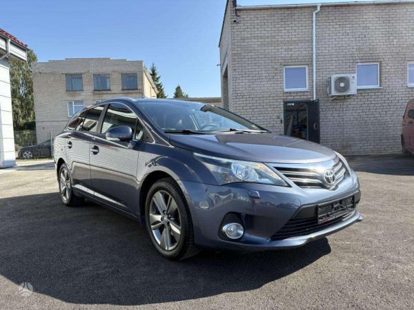 Pelēks Toyota Avensis 2015 Radviliškis, ar dzinēja tilpumu 2.00 L un nobraukumu 264 tūkst. km par 6450 €, foto 2 vietnē AUTOMOTO.COM.LV