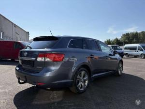 Grey Toyota Avensis 2015 in Radviliskis, with an engine capacity of 2.00 L and mileage of 264 thousand km for 6450 €, photo 4 on AUTOMOTO.COM.LV